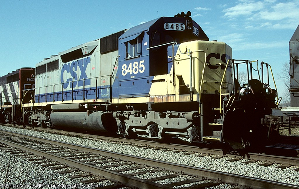 CSX SD40M-2 8485